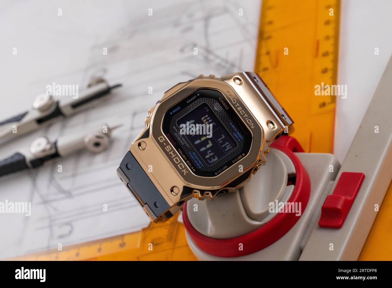 Casio G-Shock GMW-B5000TR-9ER Stock Photo - Alamy