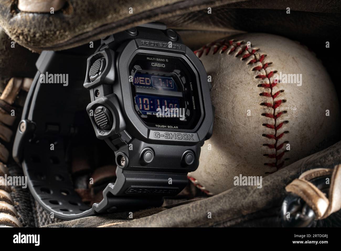 Well worn hands hi-res stock photography and images - Alamy