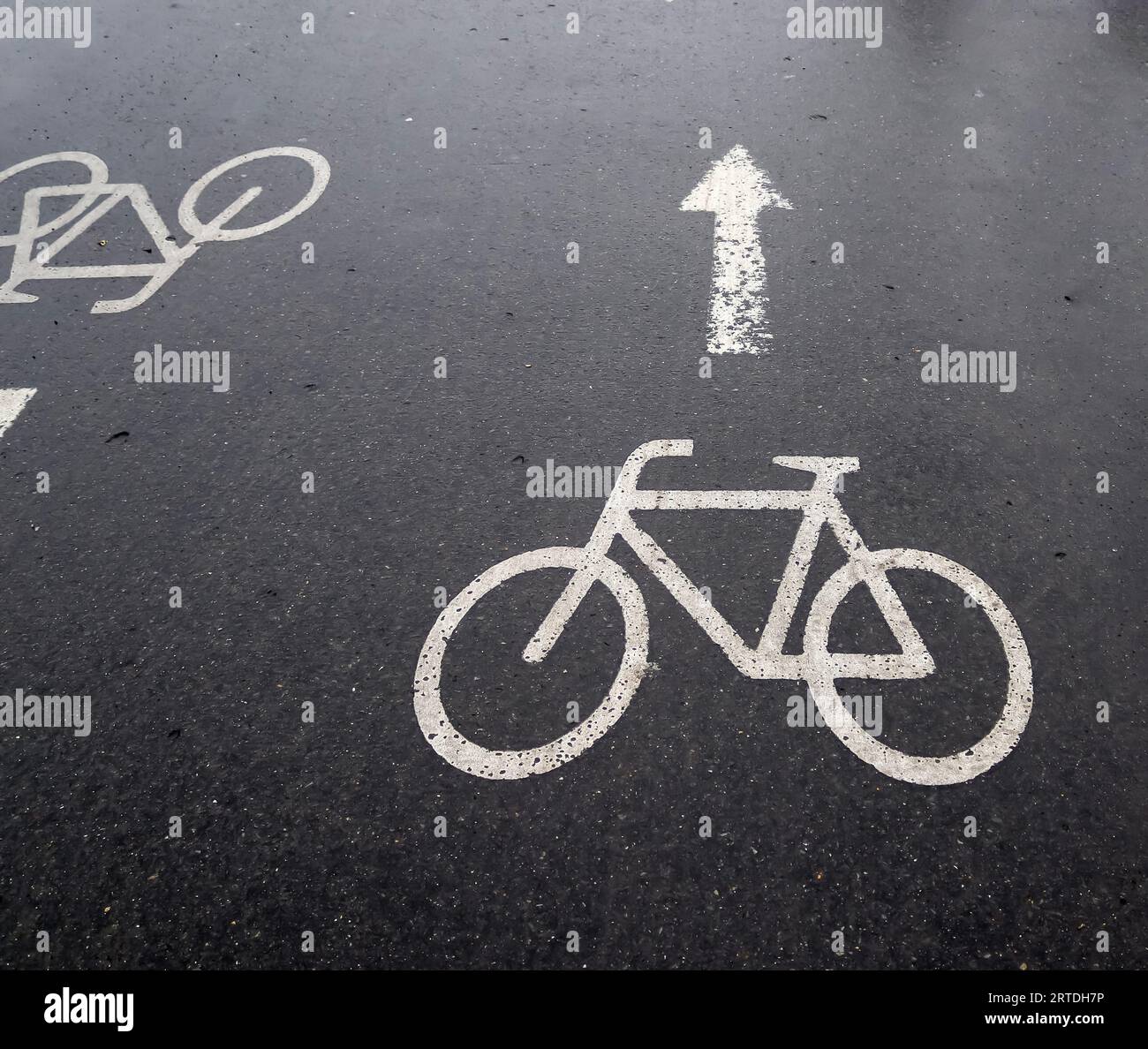 Outdoor street signs warning crime hi-res stock photography and images ...