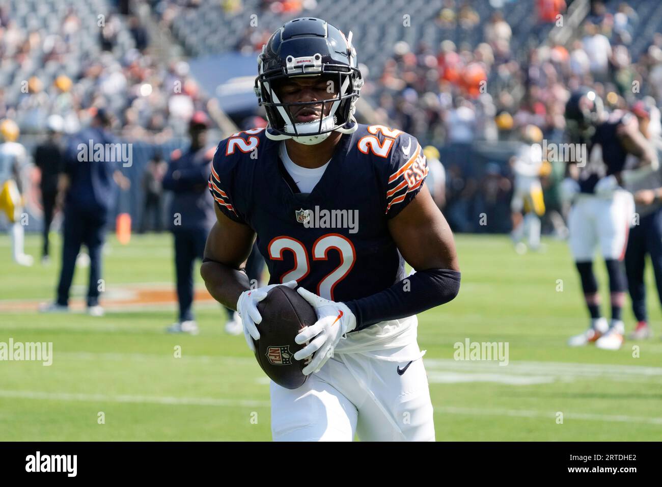 Chicago Bears safety Elijah Hicks warms up before an NFL football game ...