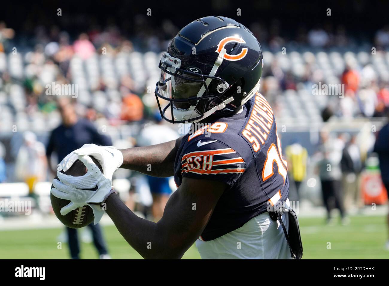 Chicago Bears cornerback Tyrique Stevenson warms up before an NFL ...