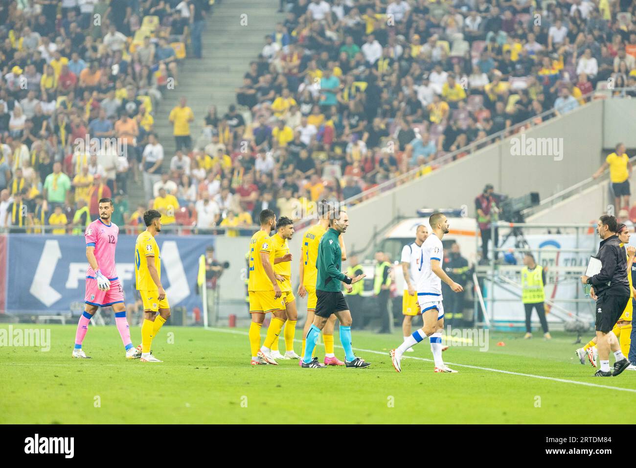 Bucharest, Roumanie. 12th Sep, 2023. Romania and Kosovo teams leaving ...
