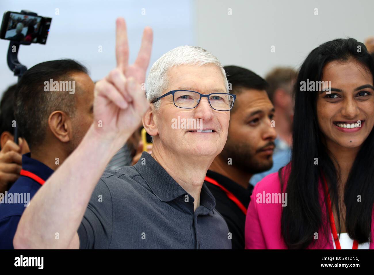 Iphone 15 tim cook hi-res stock photography and images - Alamy