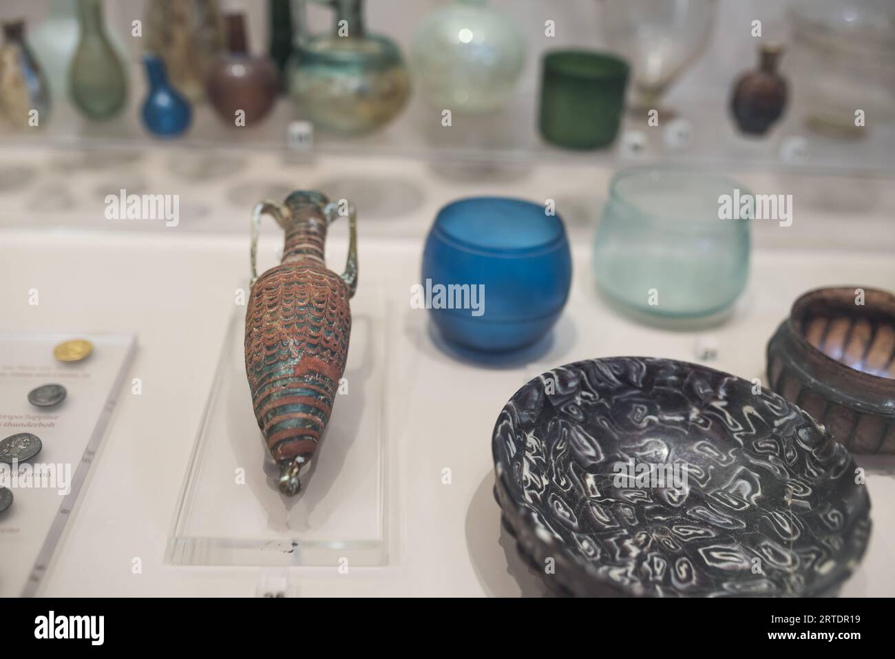 Restored minoan art hi-res stock photography and images - Alamy
