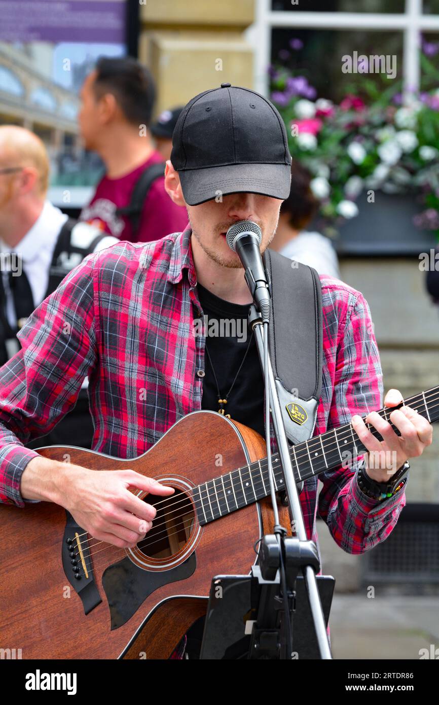 Busking licence hi-res stock photography and images - Alamy