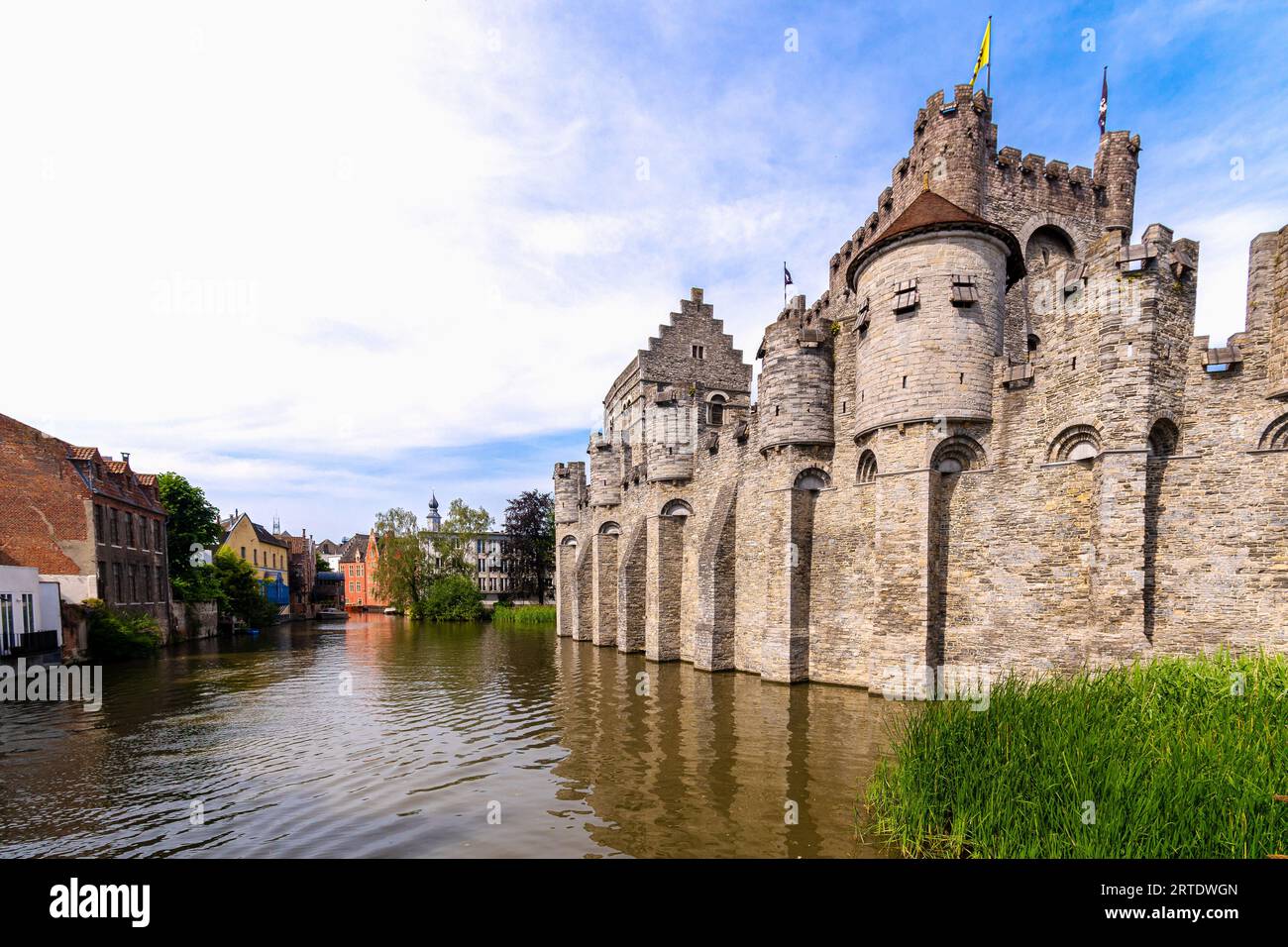Charming Cities of Belgium – Exploring the Medieval Beauty of Bruges ...