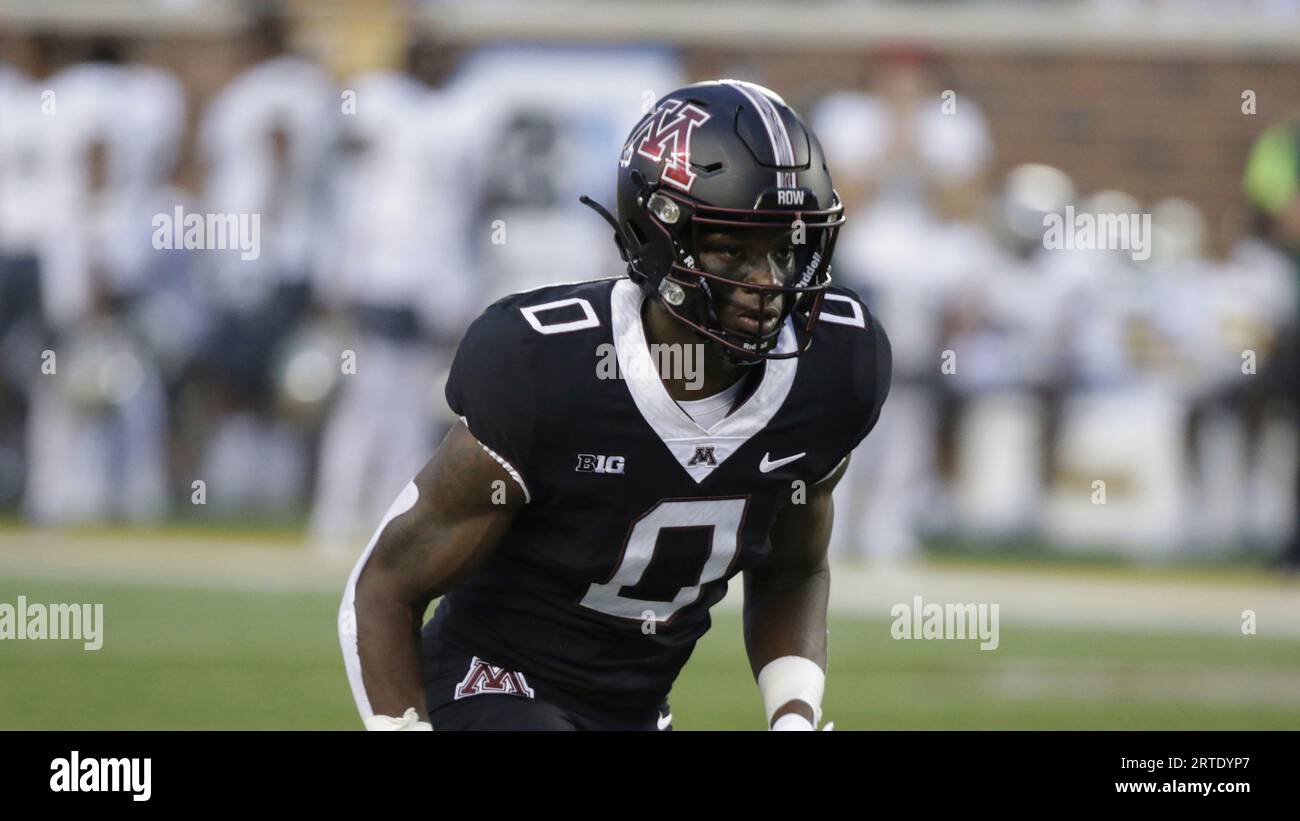 Minnesota wide receiver Le'Meke Brockington runs during an NCAA ...