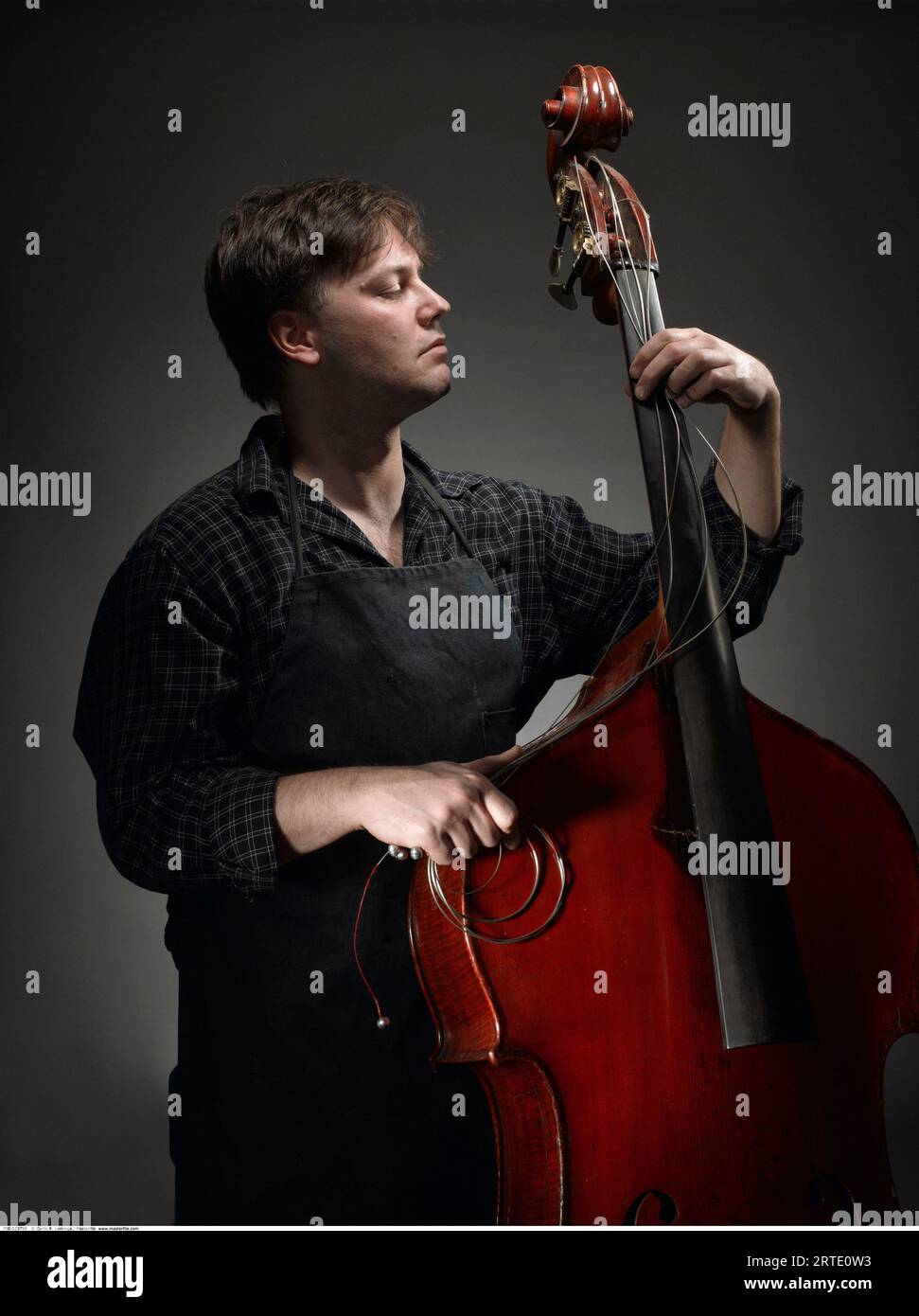 Loose portrait photograph hi-res stock photography and images - Alamy