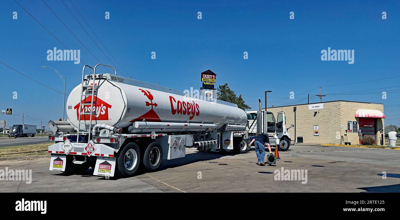Sign gals hi-res stock photography and images - Alamy