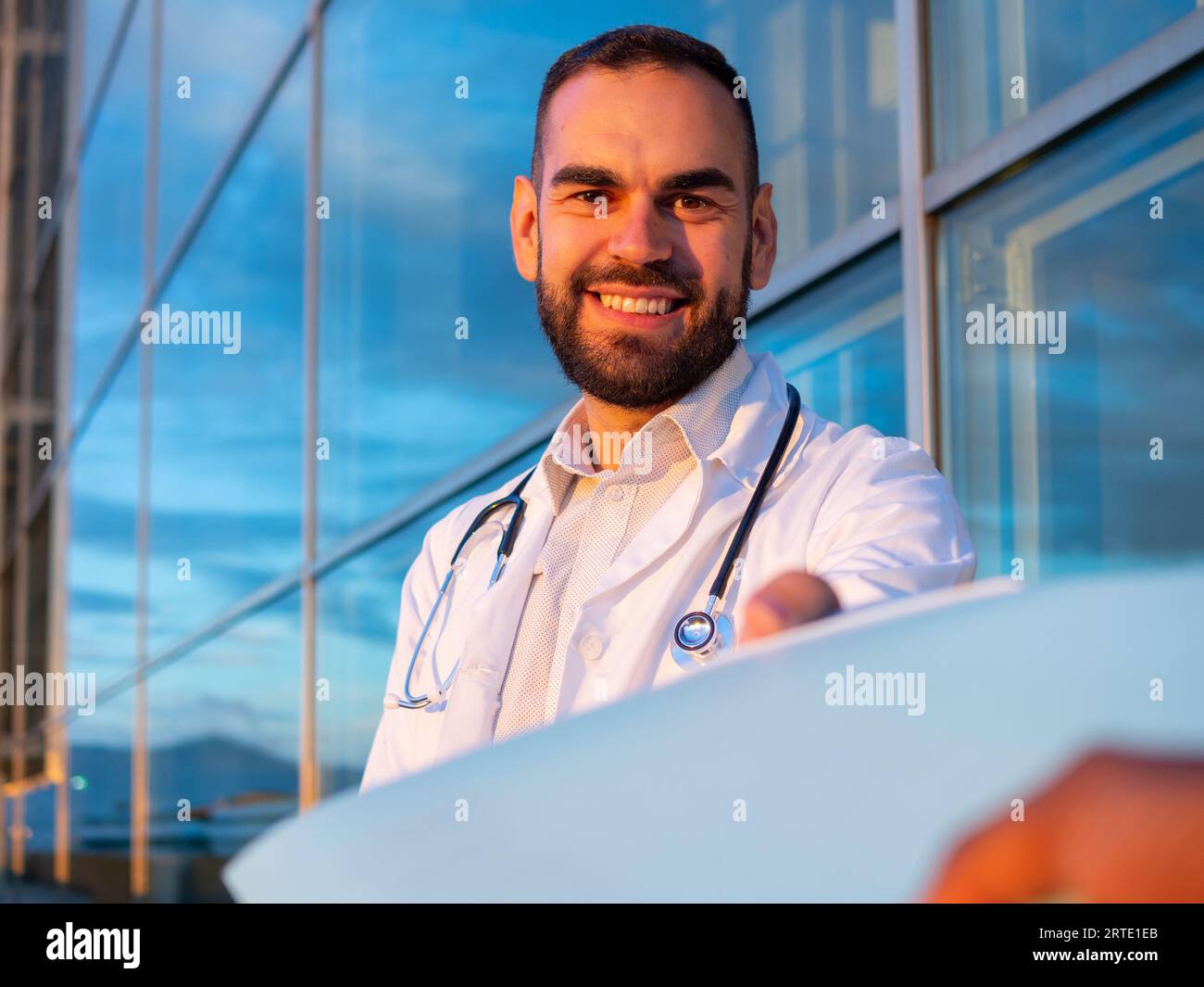 Hospital looking into hi-res stock photography and images - Alamy