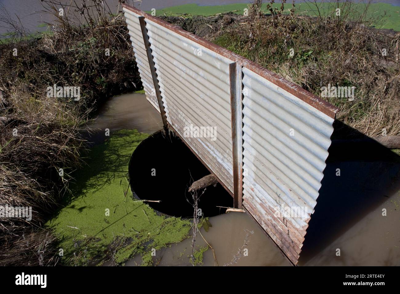 Overflow pipe hi-res stock photography and images - Alamy