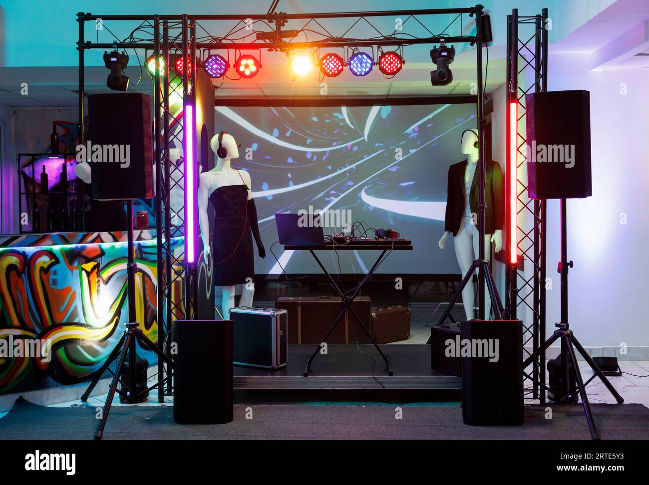 Stage loudspeakers hi-res stock photography and images - Alamy