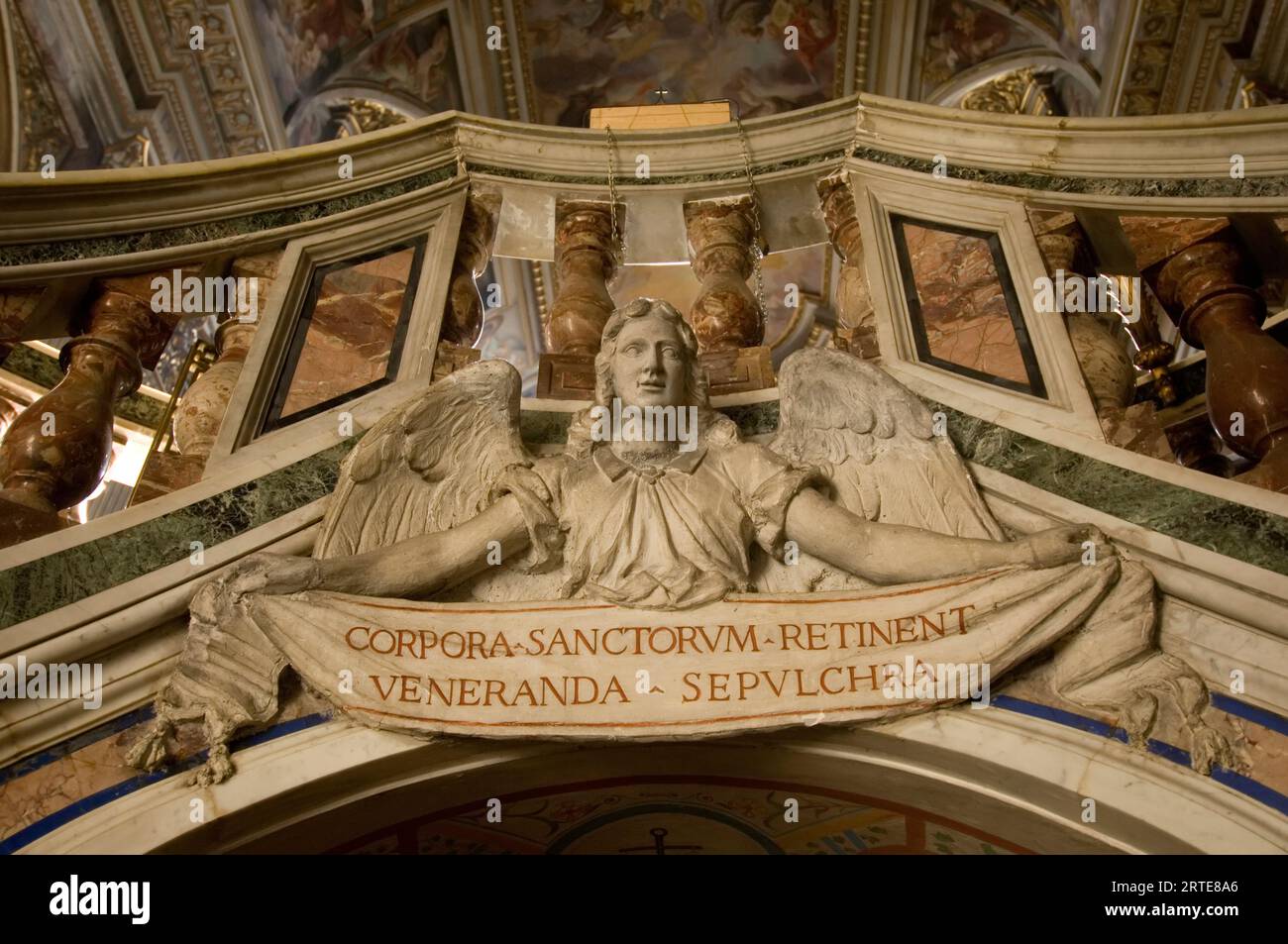 Sculpture of apostles hi-res stock photography and images - Alamy