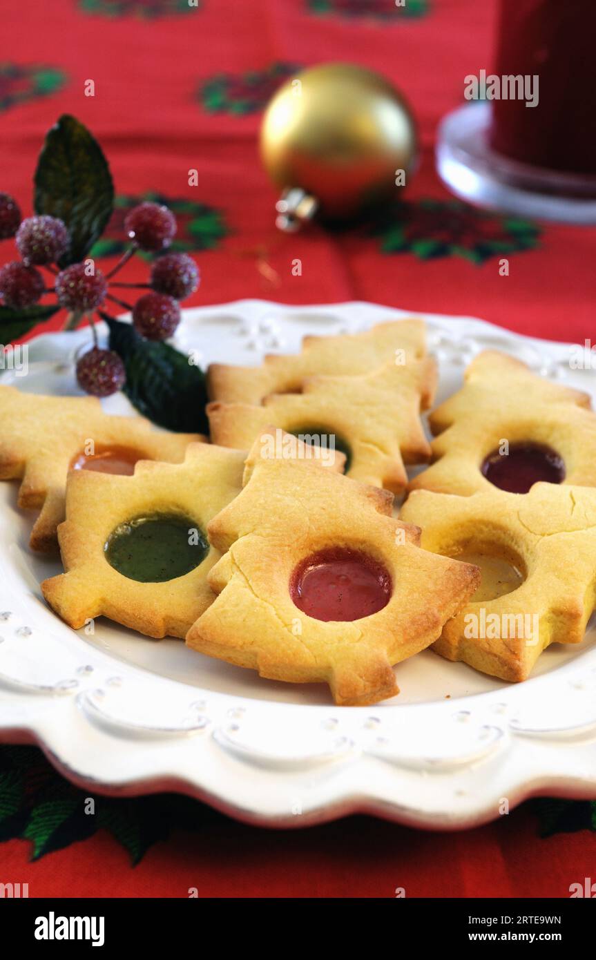Christmas tree biscuits hi-res stock photography and images - Alamy
