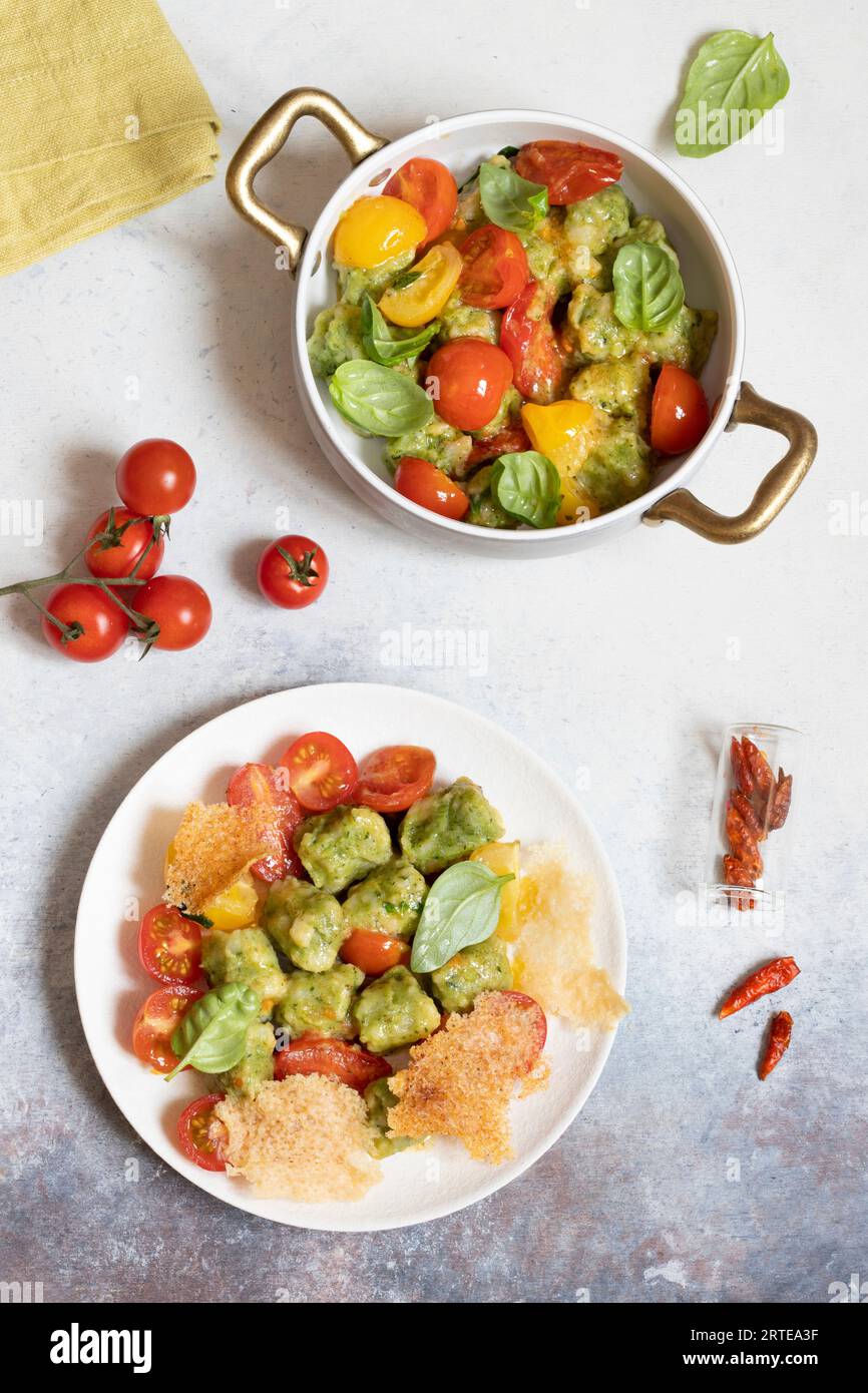 Parmesan wafers hi-res stock photography and images - Alamy