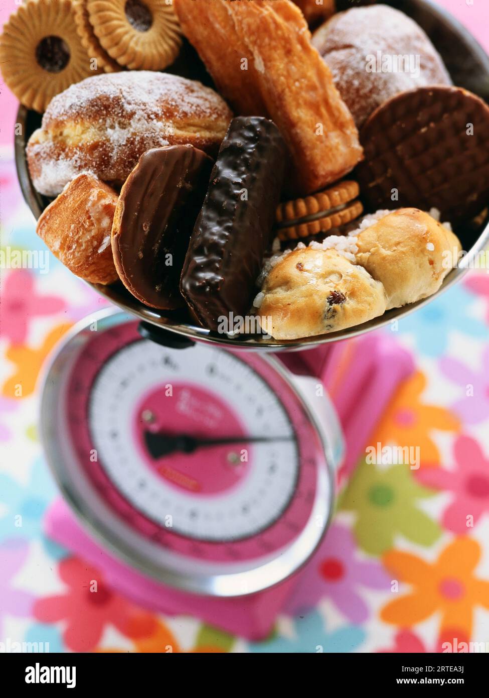 Cakes biscuits cookies choice selection hi-res stock photography and ...