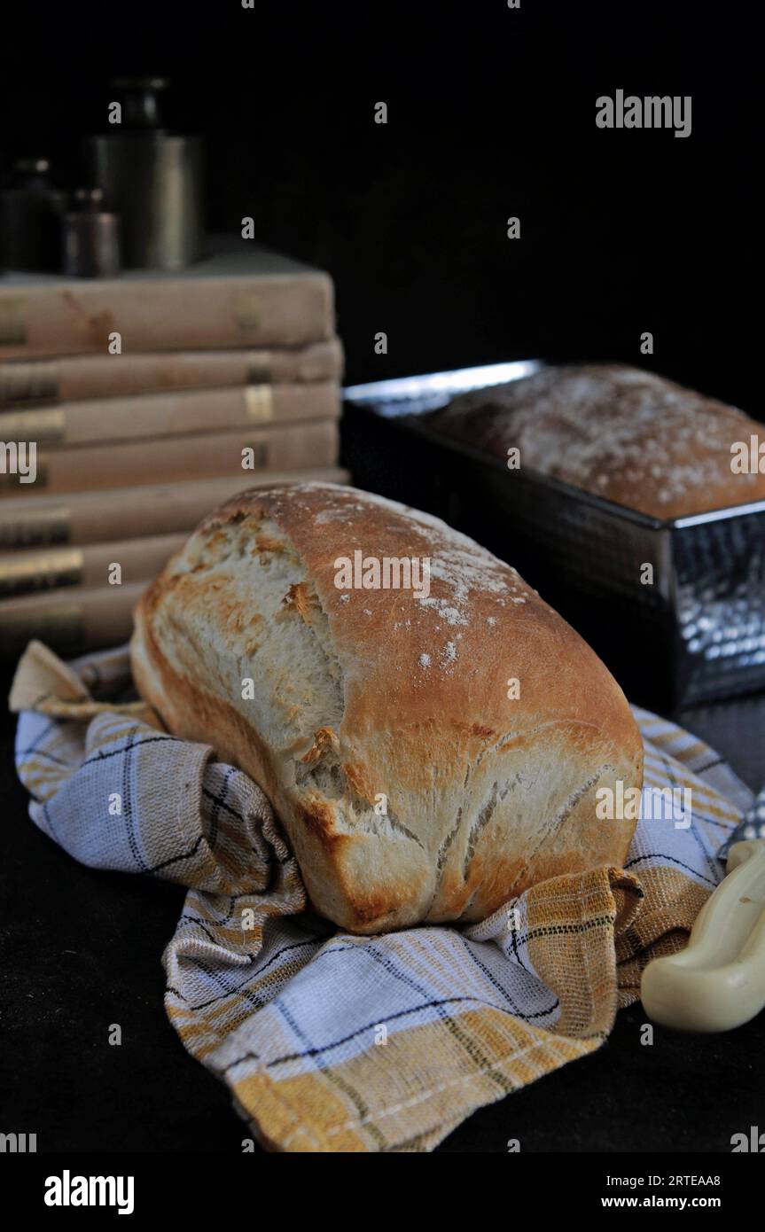 Vintage loaf tin hi-res stock photography and images - Alamy