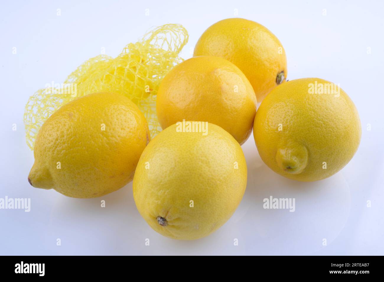 Food net lemons hi-res stock photography and images - Alamy