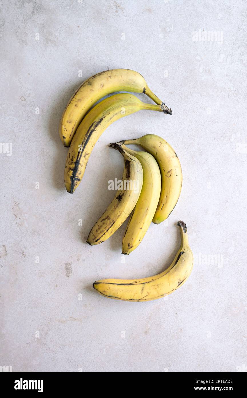 Bananas outline hi-res stock photography and images - Alamy