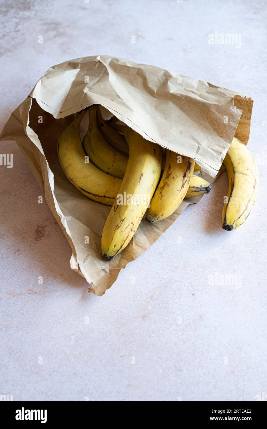 Bananas outline hi-res stock photography and images - Alamy