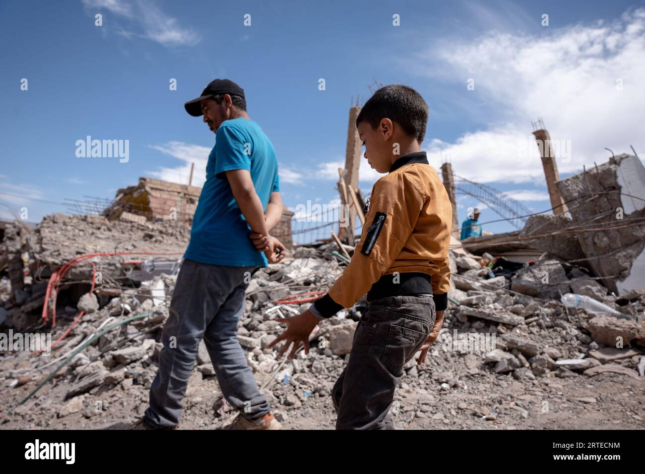 Man rescuing child hi-res stock photography and images - Alamy