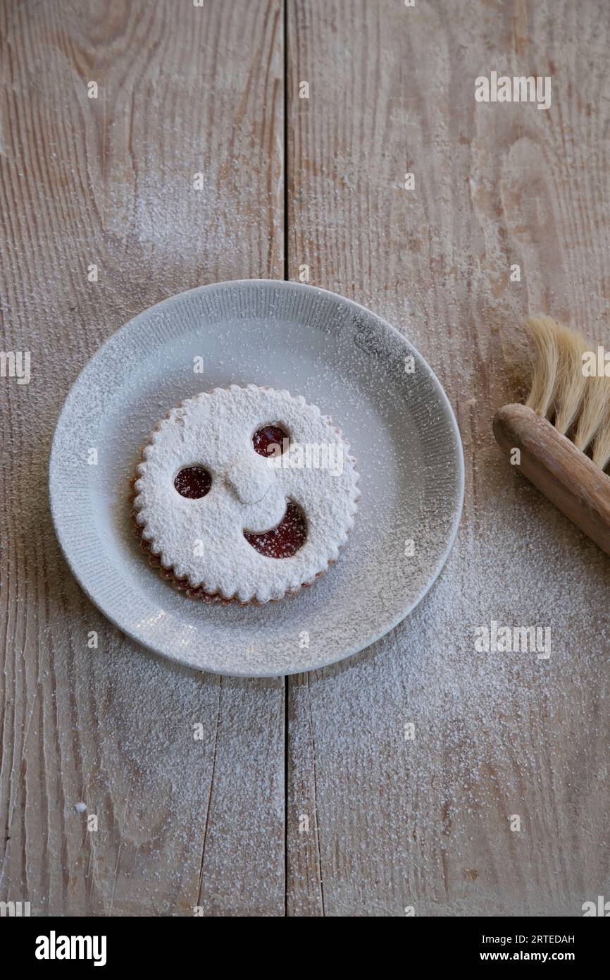 Face biscuits hi-res stock photography and images - Alamy