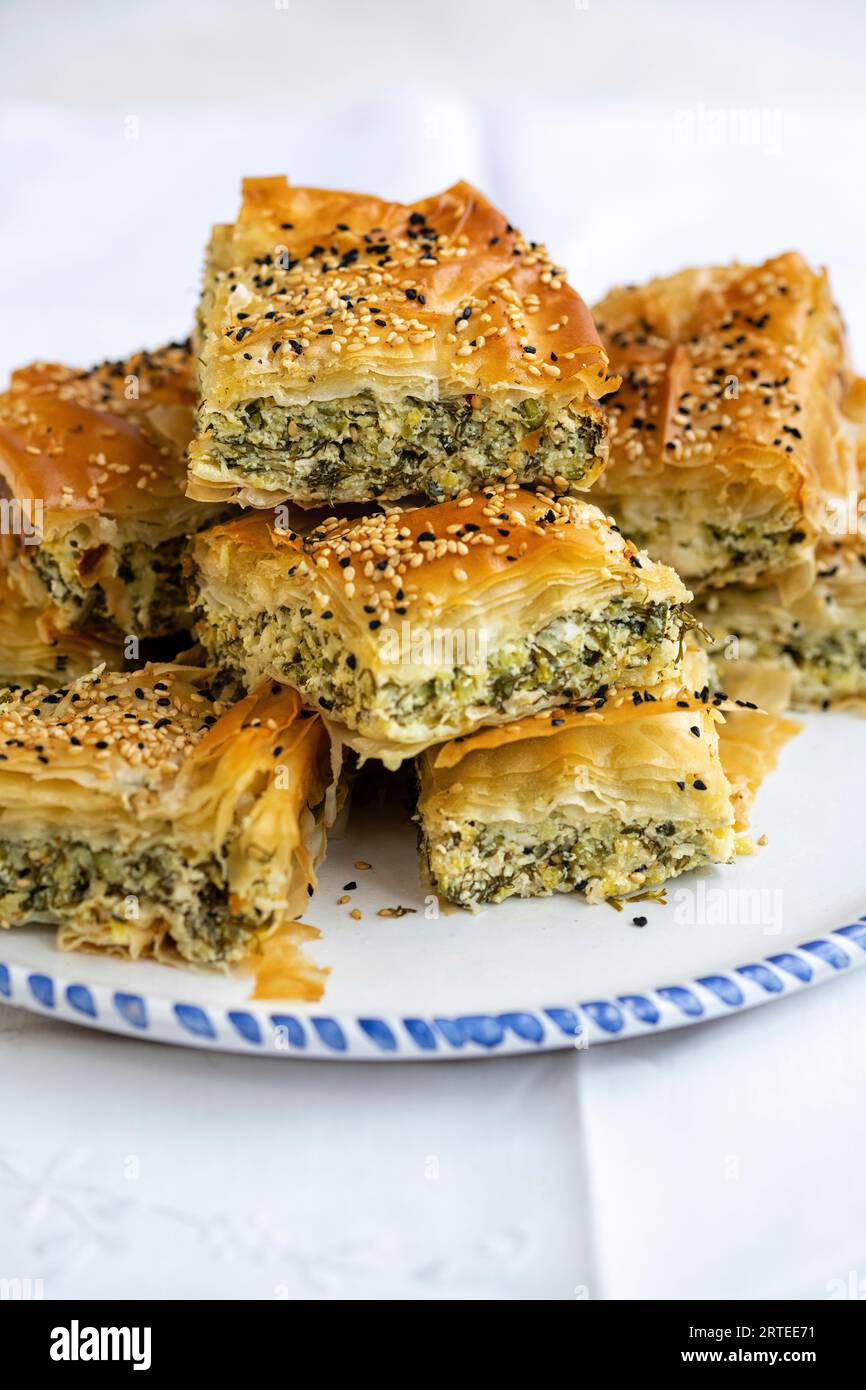 Greek courgette pie (kolokithopita Stock Photo - Alamy