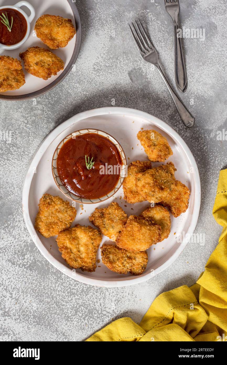 Chicken nuggets with dip Stock Photo - Alamy