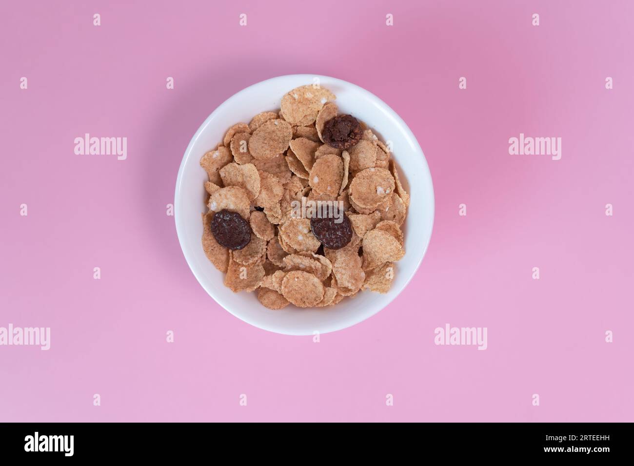 Studio advertising photo of cornflakes Stock Photo - Alamy