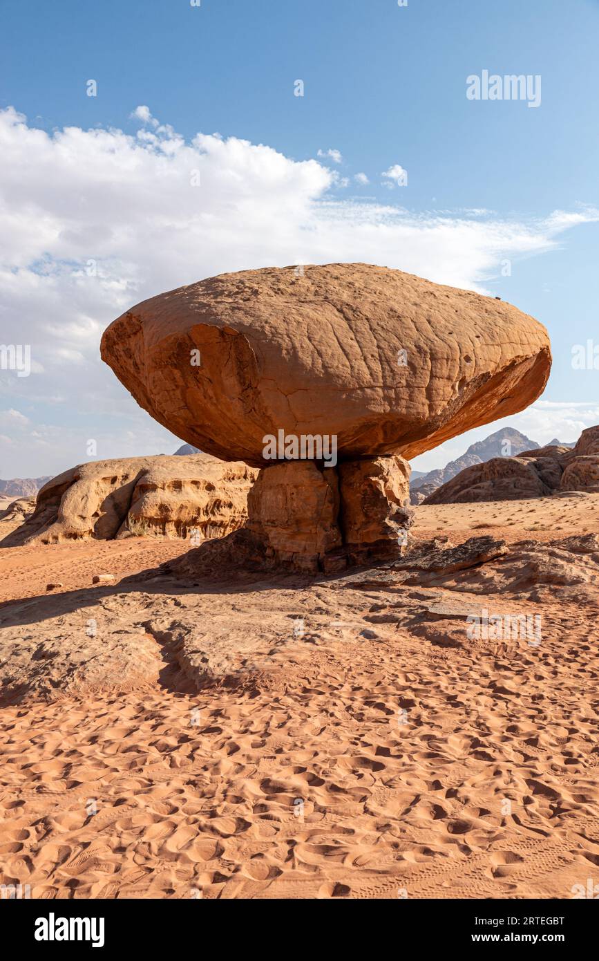 Mushroom Rock in Wadi Rum desert, Jordan Stock Photo - Alamy
