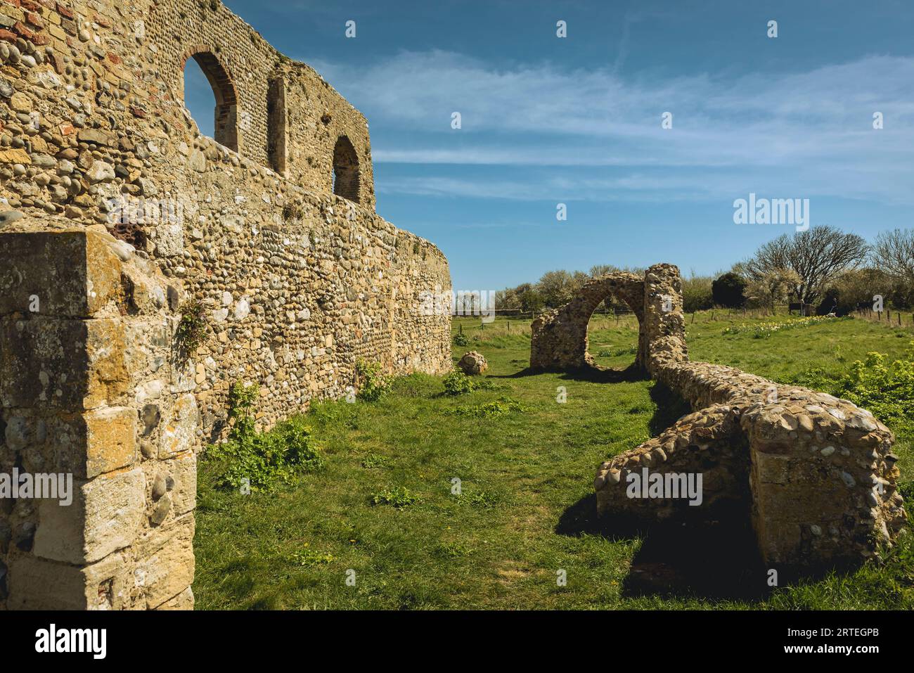 Dunwich ruins hi-res stock photography and images - Alamy