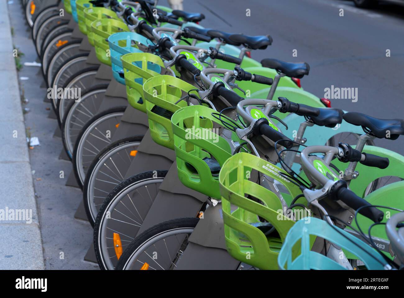 Row parked bicycles in paris hi-res stock photography and images - Alamy