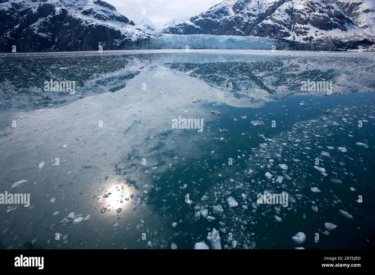 Beautiful scenic icebergs glacier hi-res stock photography and images ...