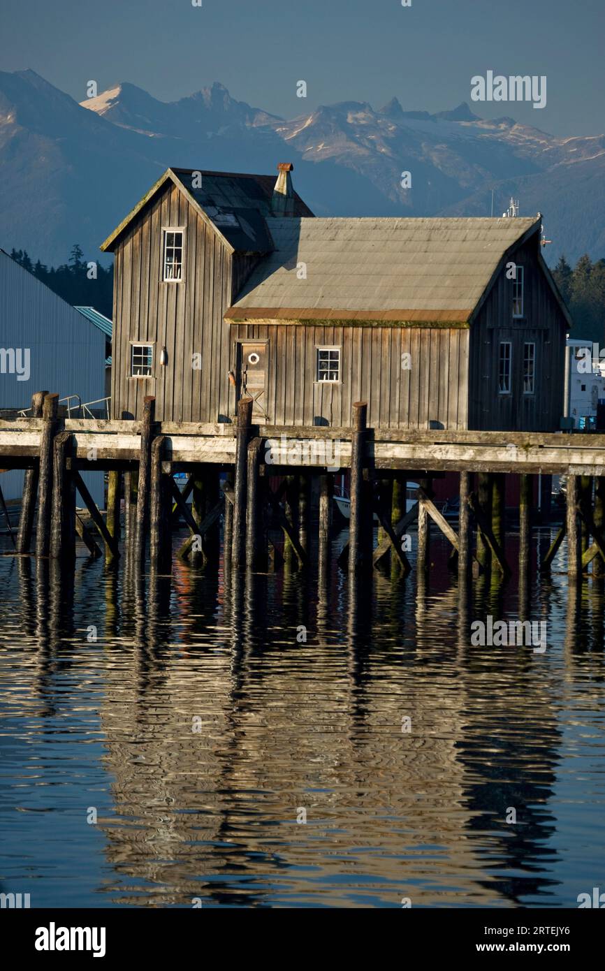 Architectural pier mirror hi-res stock photography and images - Alamy