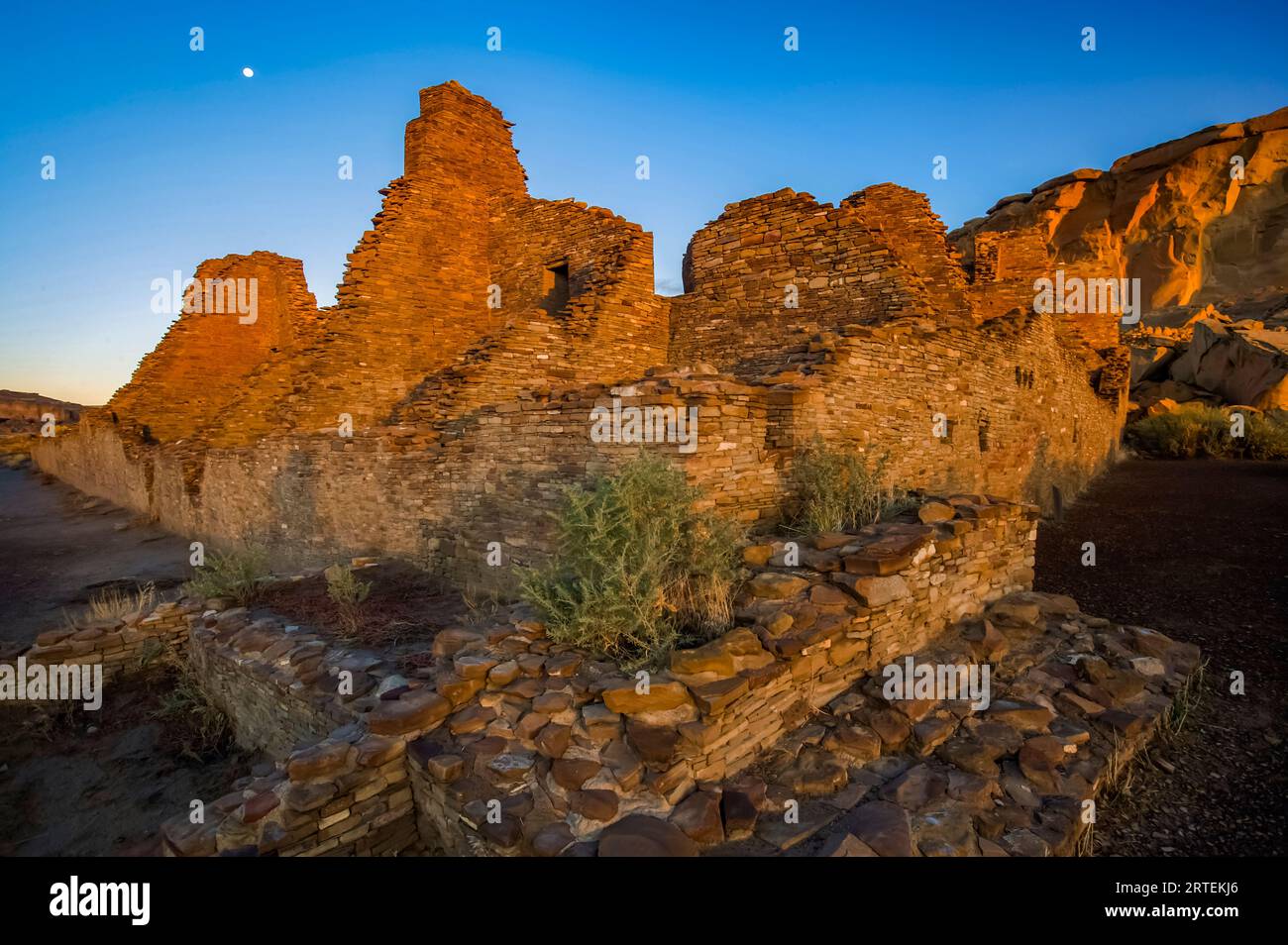 Pueblo Bonito at dusk, Chaco Culture National Historical Park, New ...