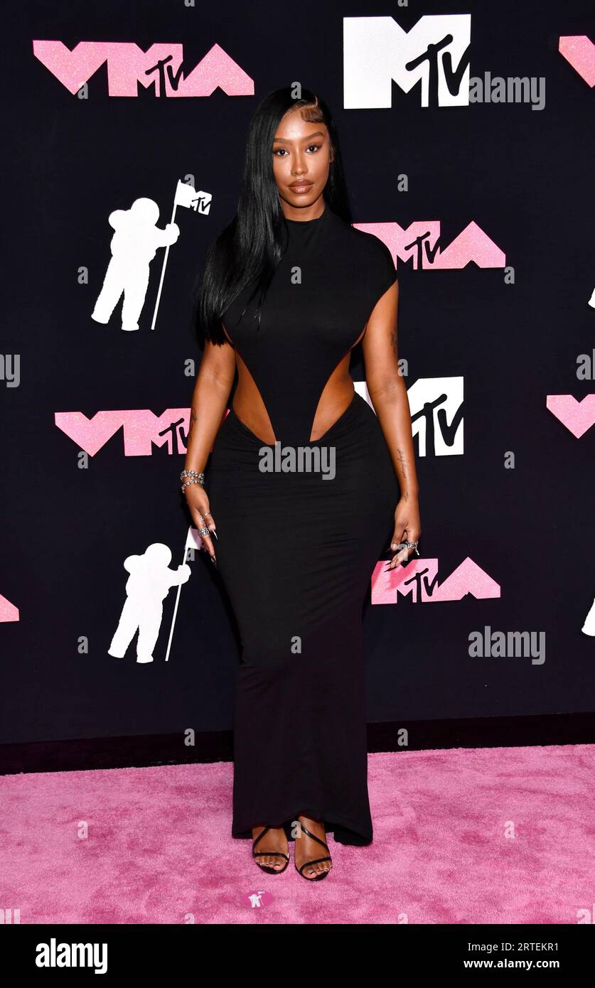 Raven Tracy arrives at the MTV Video Music Awards on Tuesday, Sept. 12 ...