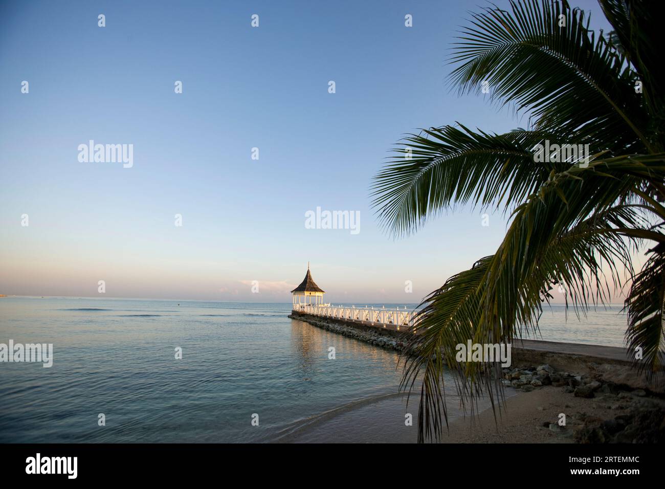 The sea surrounded pavilion in Half Moon Resort Stock Photo - Alamy