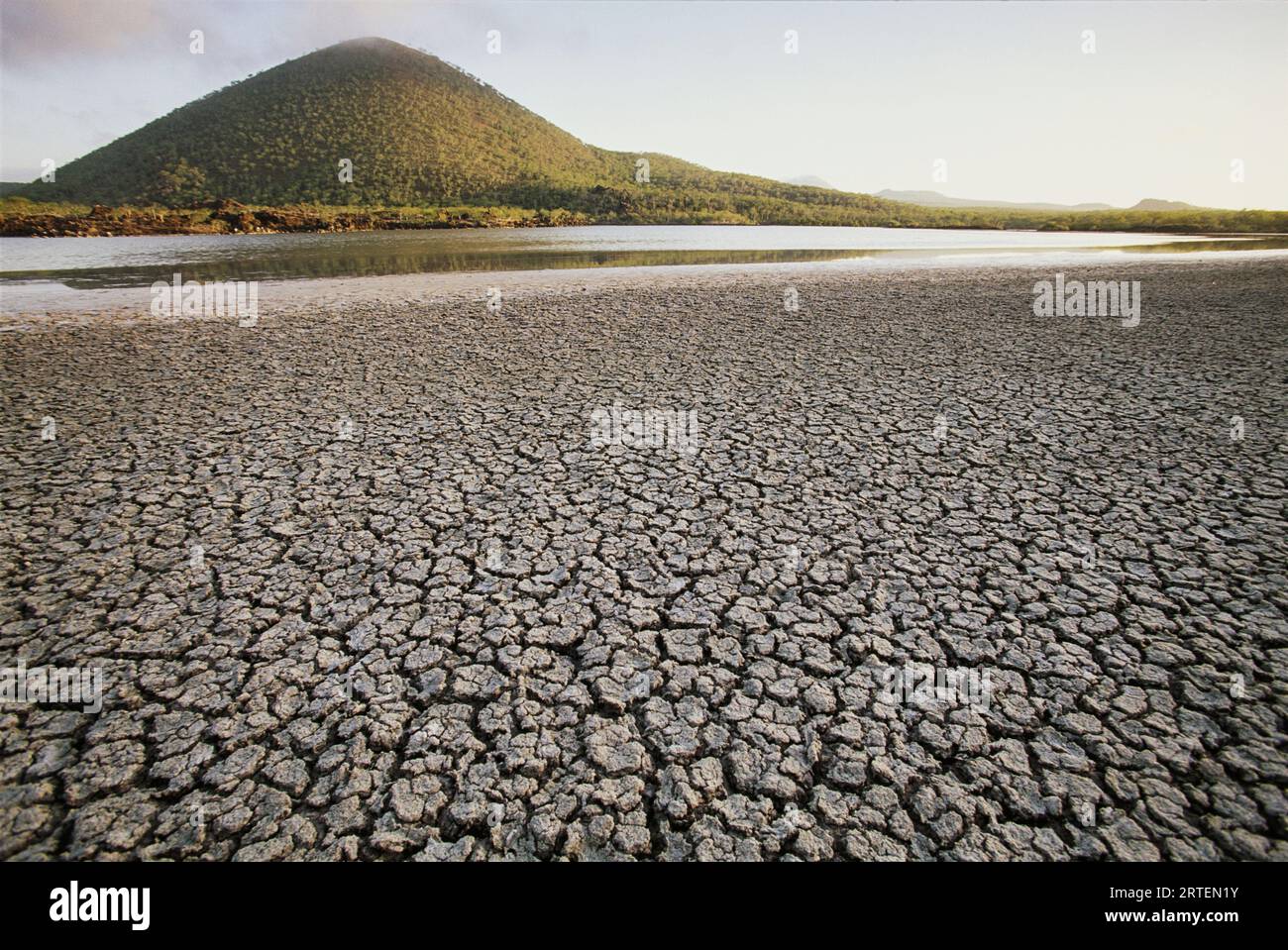 Small island dry land hi-res stock photography and images - Alamy