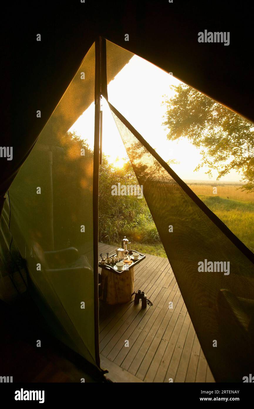 Safari tent meal hi-res stock photography and images - Alamy