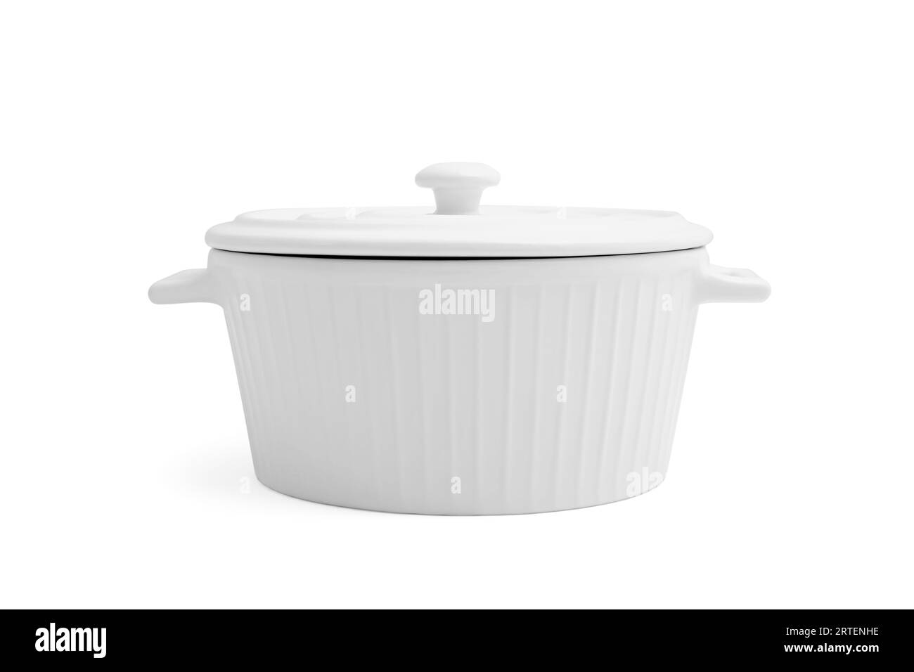 Ceramic casserole with lid hi-res stock photography and images - Alamy