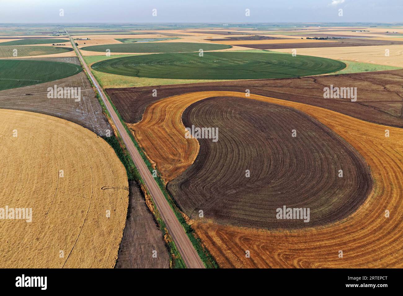 Center pivot irrigation america circles hi-res stock photography and images - Alamy