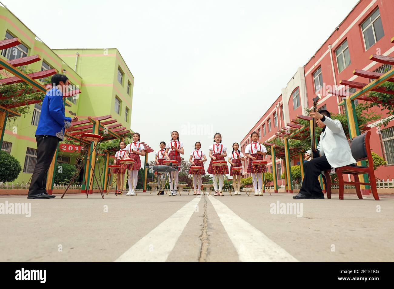 LUANNAN COUNTY, Hebei Province, China - May 8, 2019: The girls are ...