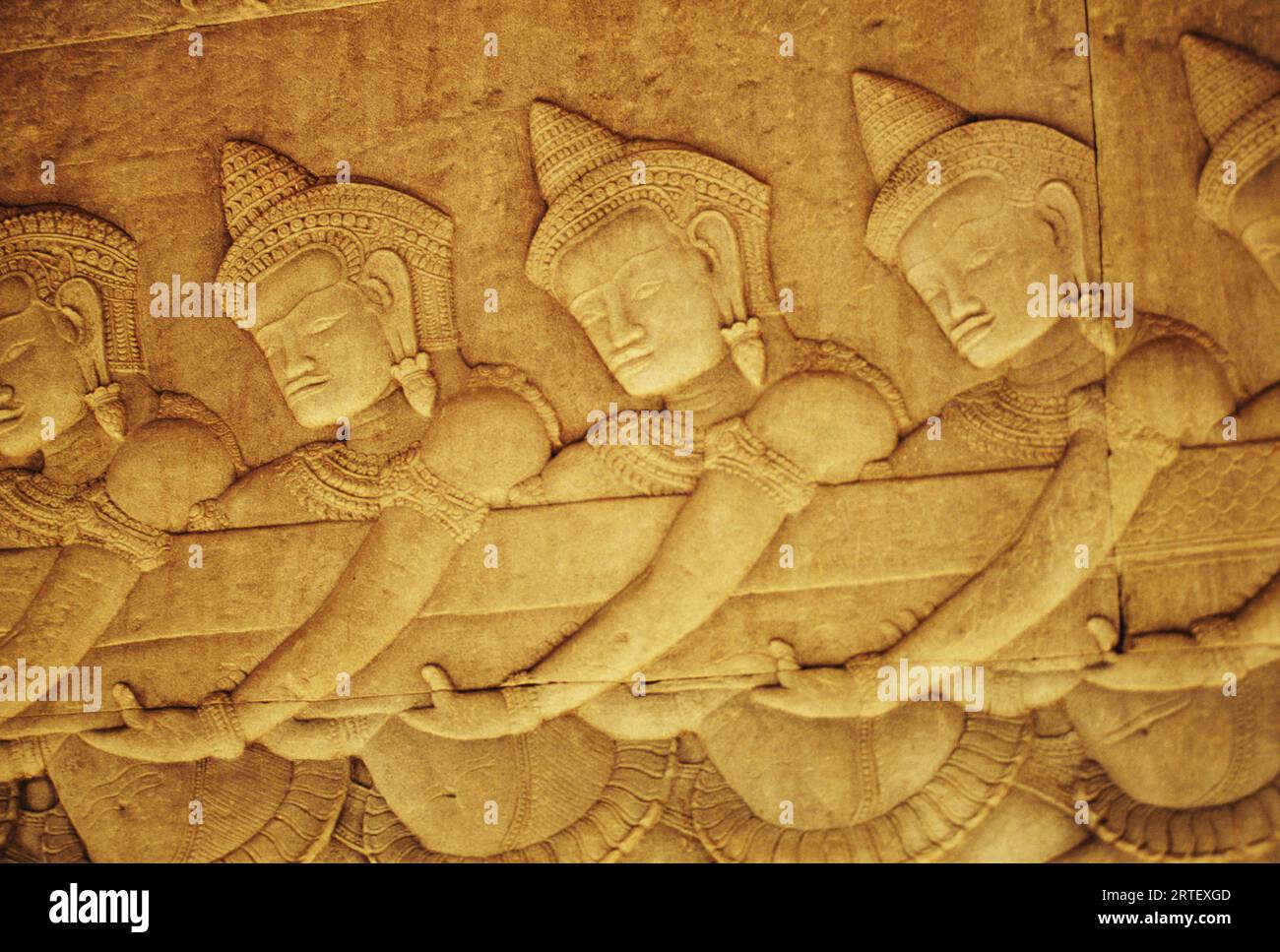Wall relief line angkor wat hi-res stock photography and images - Alamy