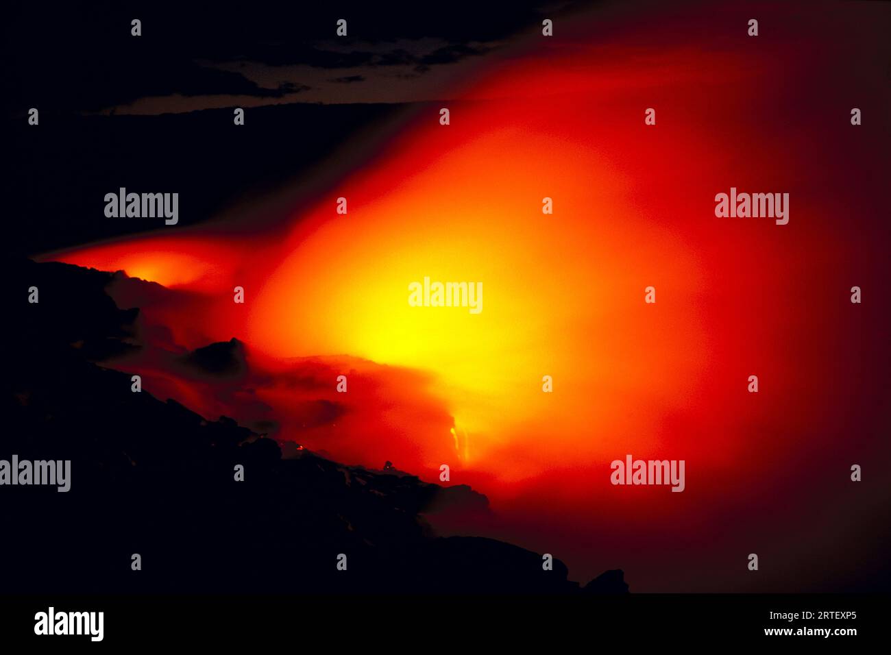 Hawaii, Big Island, Hawaii Volcanoes National Park, Glowing Lava Flow Into Ocean Bright Red ...