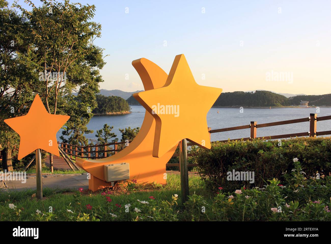 Marine park sculptures hi-res stock photography and images - Alamy
