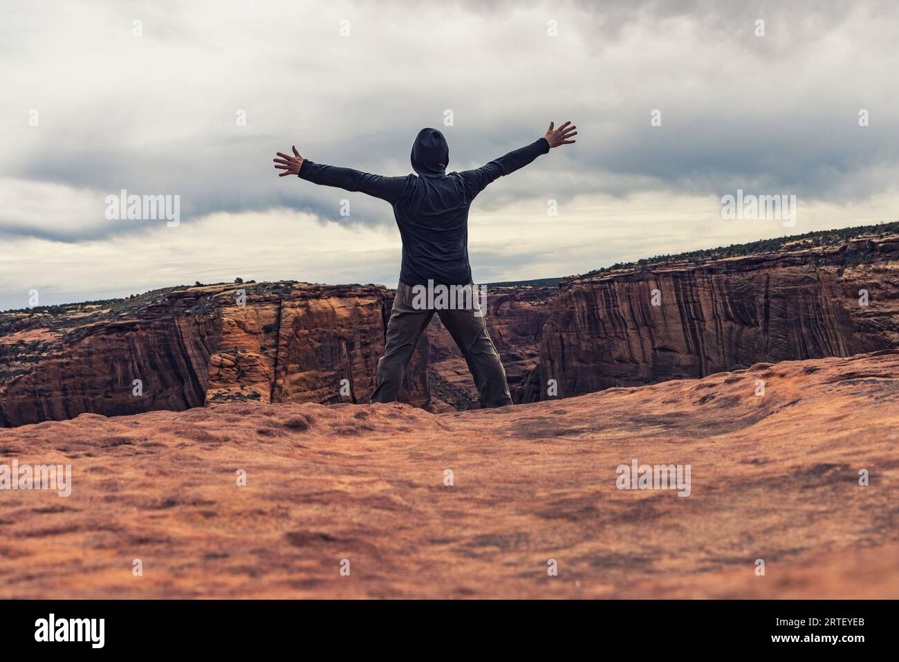 Man spreading hi-res stock photography and images - Alamy