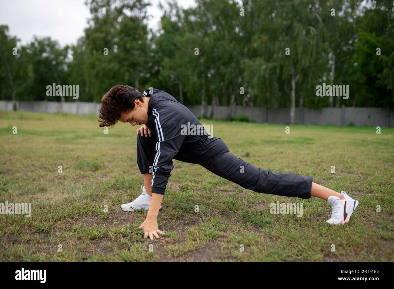 Legs before workout hi-res stock photography and images - Alamy