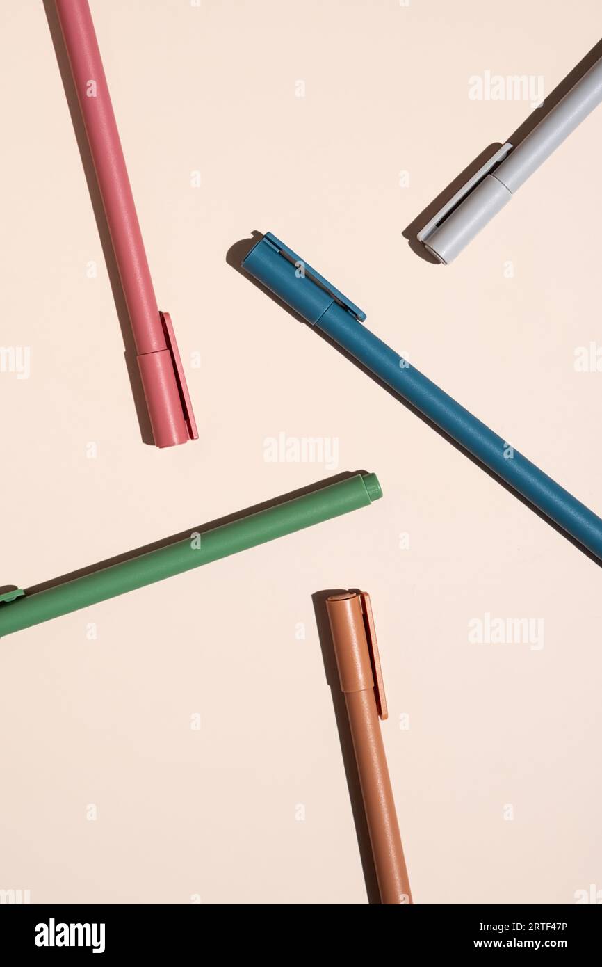 Collection of fountain pens hi-res stock photography and images - Alamy