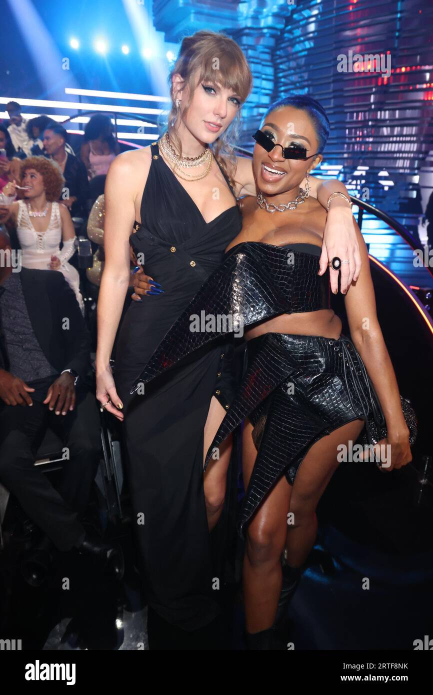 Sonyae elise hi-res stock photography and images - Alamy