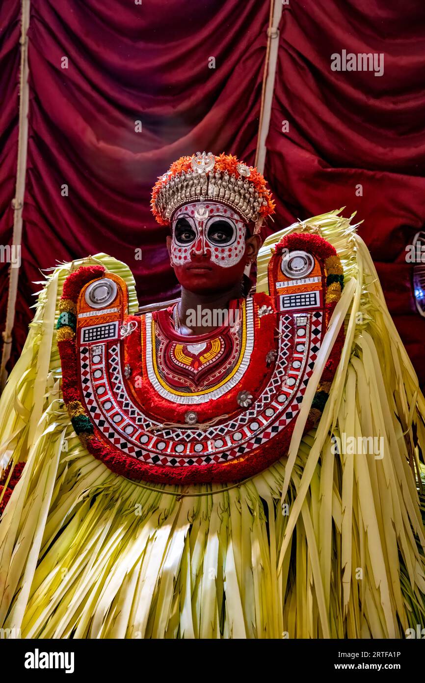 Gulikan theyyam hi-res stock photography and images - Alamy